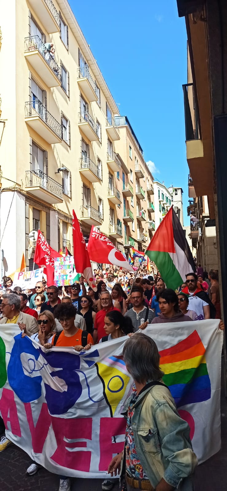 Tuscia Pride, migliaia di persone in corteo a Viterbo, un Si ai diritti ... Tuscia Pride, migliaia di persone in corteo a Viterbo, un Si ai diritti ...